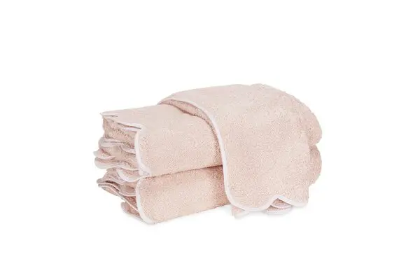 MATOUK Cairo Scallop Towel - Blush/white