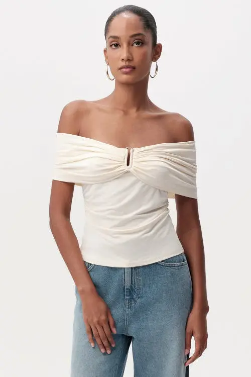 EXQUISE Artus Off Shoulder Metal Buckle Knit Blouse - Cream