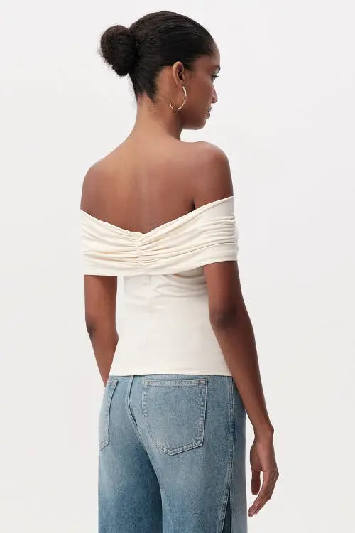EXQUISE Artus Off Shoulder Knit Blouse With Metal Buckle - Cream