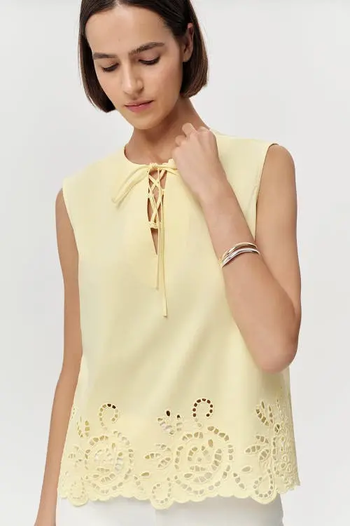 EXQUISE Adrianne Sleeveless Blouse