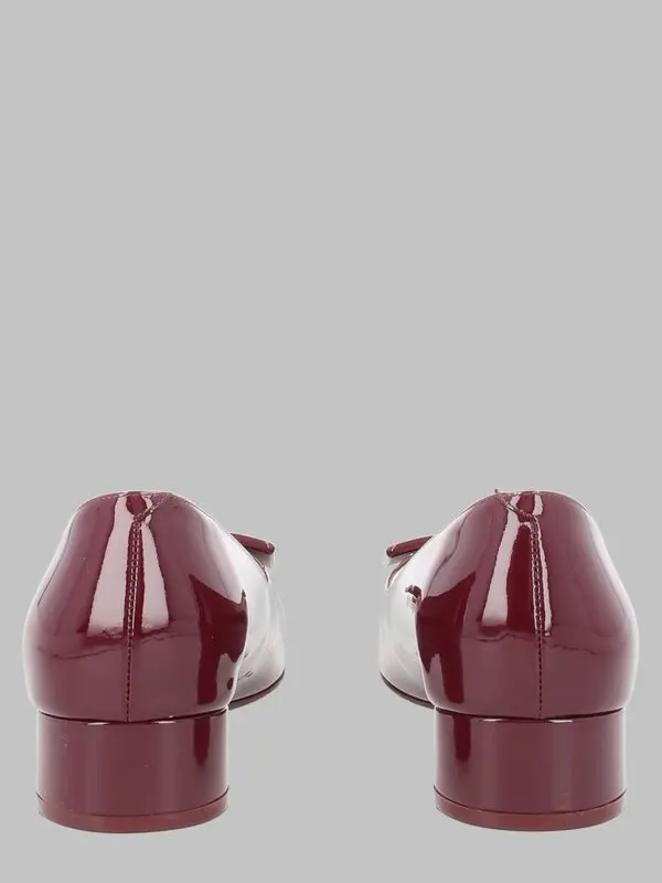 ROGER VIVIER Ballerina U Look In Vernice