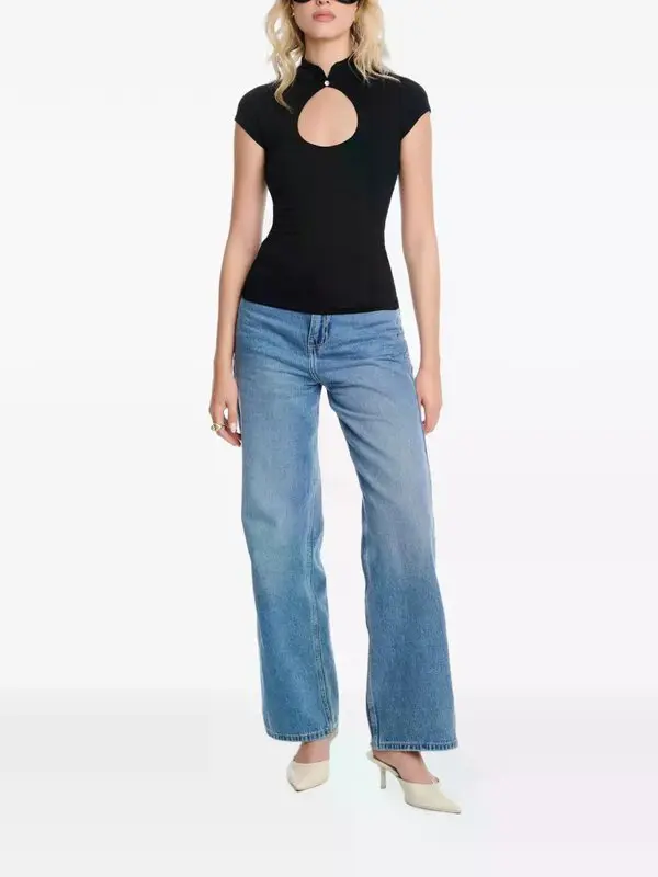 AXEL 113 High Neck Cut-out T-shirt