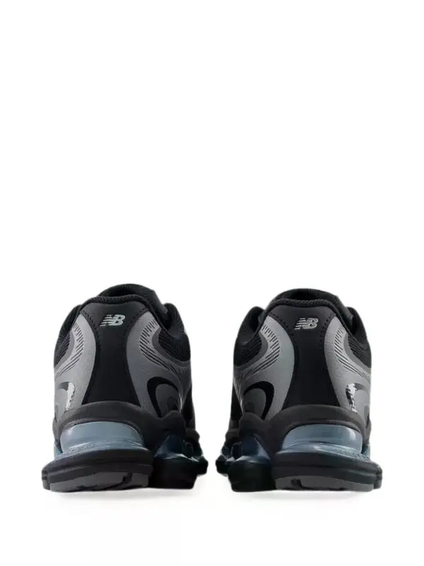 NEW BALANCE 2000 Sneakers