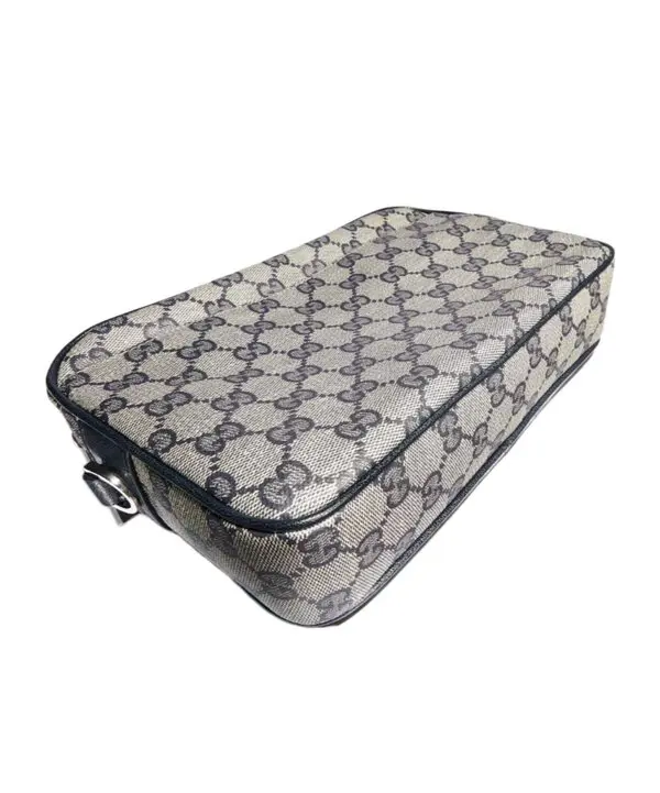 Gucci Essence Classic Small Crossbody Bag