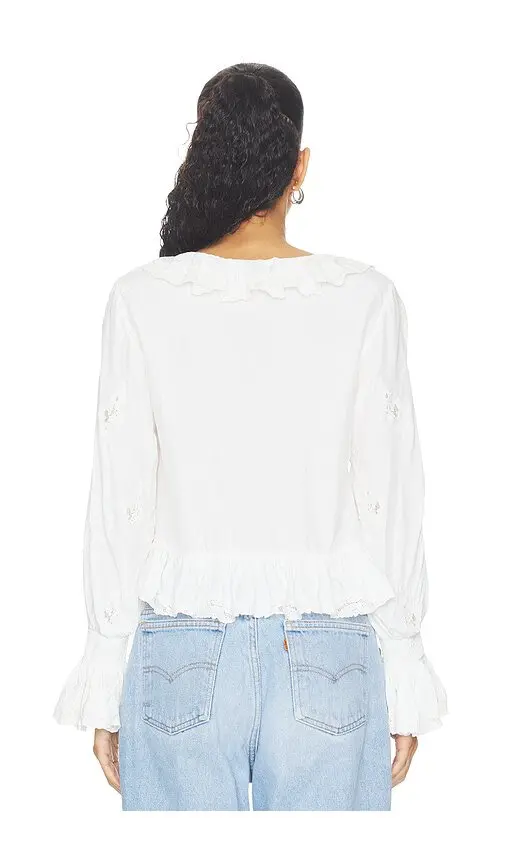 Alice + Olivia Skye Lace Applique V Neck Ruffle Cropped Blouse In White