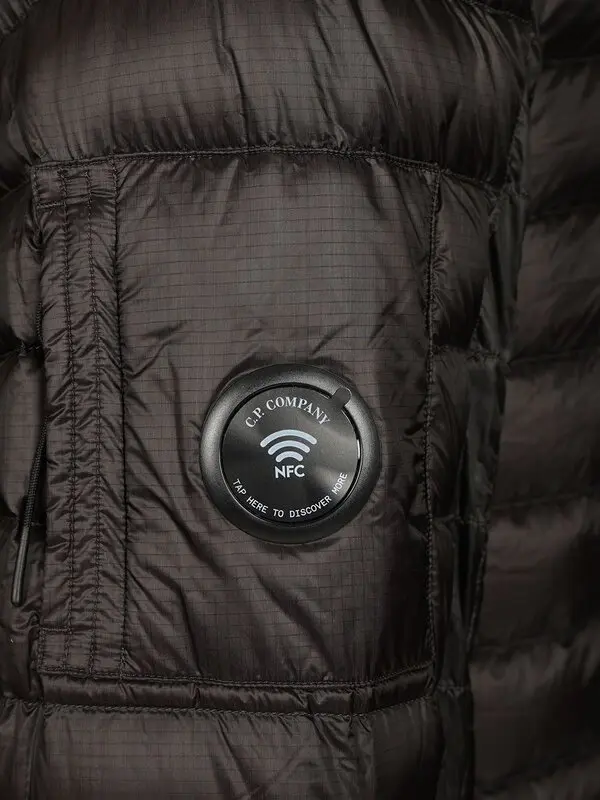 C.P. COMPANY D.d. Shell Lens Puffer Jacket - Black