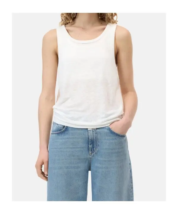 Closed Scoop-neck Tank Top
