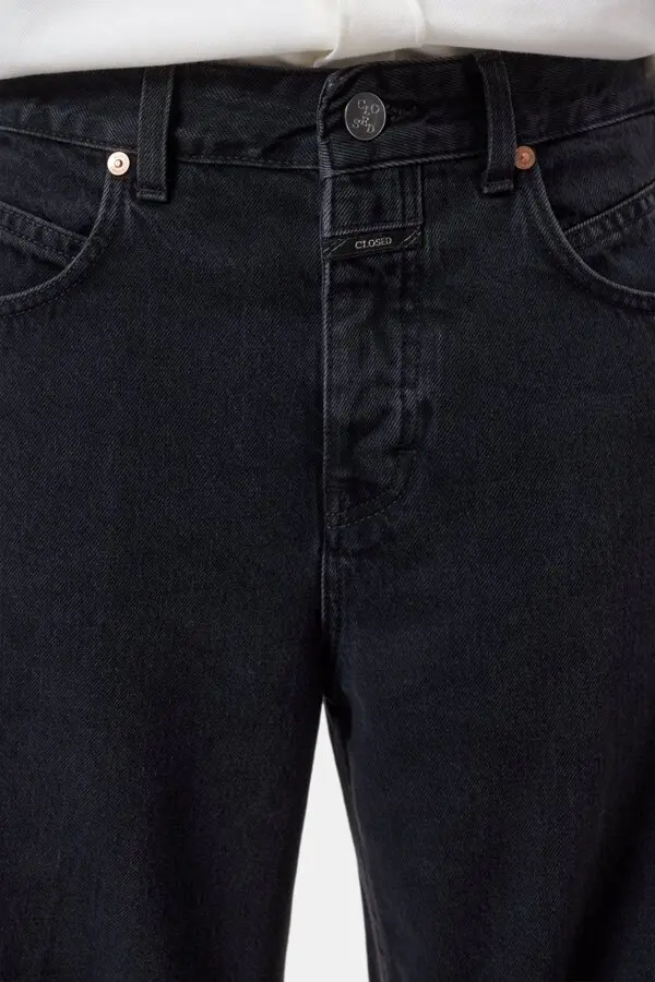 Closed Jenica Shorts