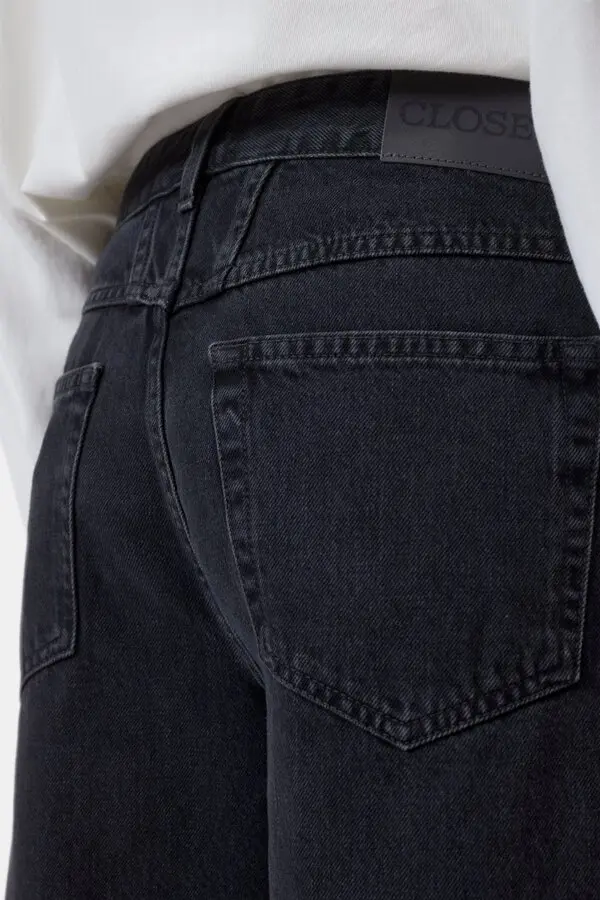 Closed Jenica Shorts