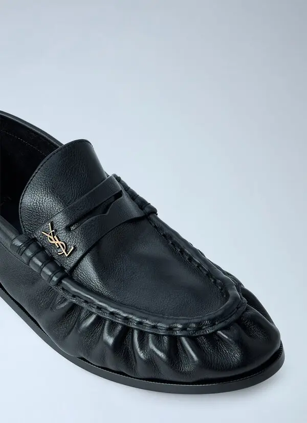 Saint Laurent Le Loafer Supple In Matte Leather - Black
