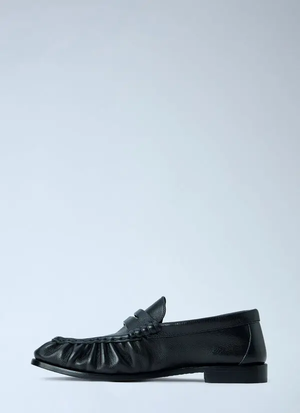 Saint Laurent Le Loafer Supple In Matte Leather - Black