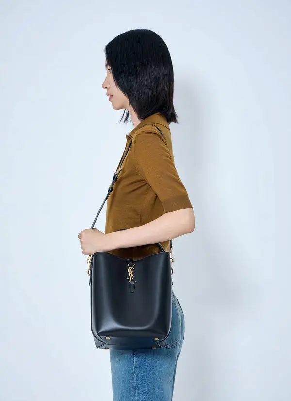 Saint Laurent Le 37 Leather Bucket Bag - Black