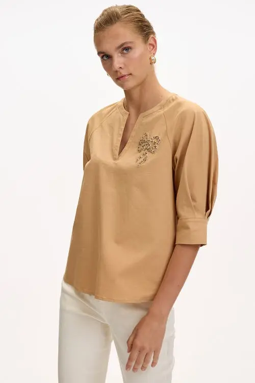 EXQUISE Katharine V-neck Embroidered Blouse - Camel