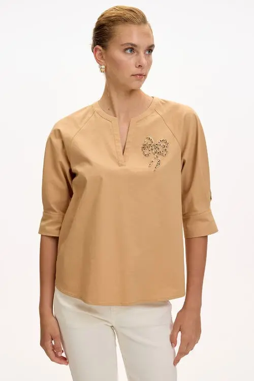 EXQUISE Katharine V-neck Embroidered Blouse - Camel