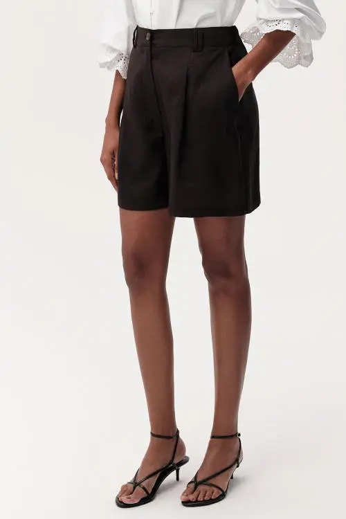 EXQUISE Donovan High Waist Pleated Linen Shorts