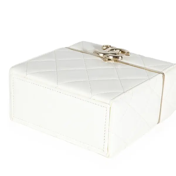 Chanel 22p Quilted Lambskin Box Clutch