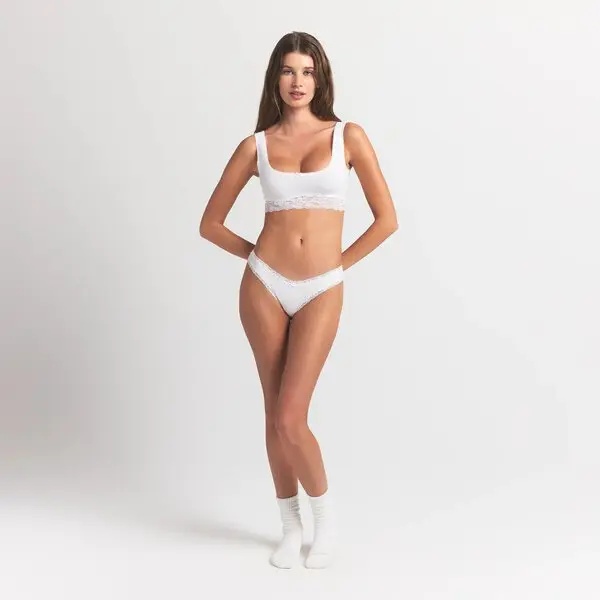SKIMS Lace Scoop Bralette | White | | Lightweight Cotton - Snow