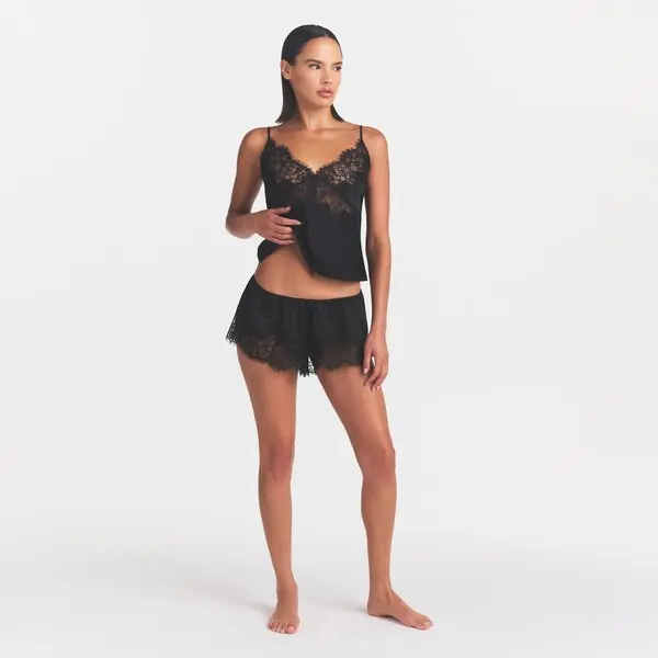 SKIMS Lace Cami Top | Black | | Silk - Onyx
