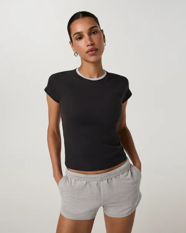 Vuori Short Sleeve Halo Retro T-shirt - Solid Black