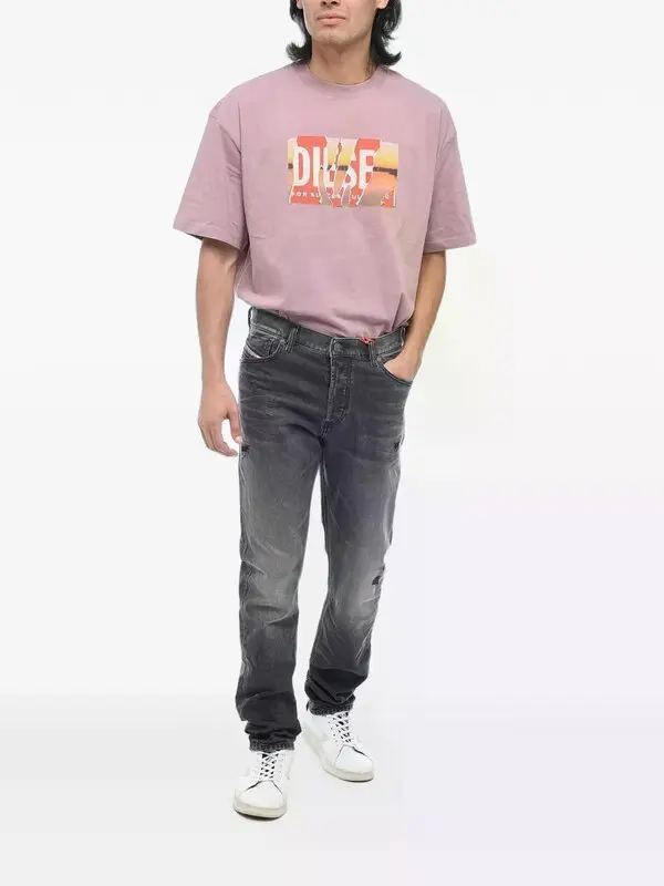 DIESEL® D-sark Straight-leg Jeans With Distressed Detailing