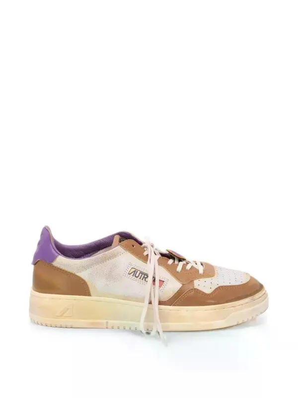 AUTRY Medalist Distressed Leather Sneakers - White