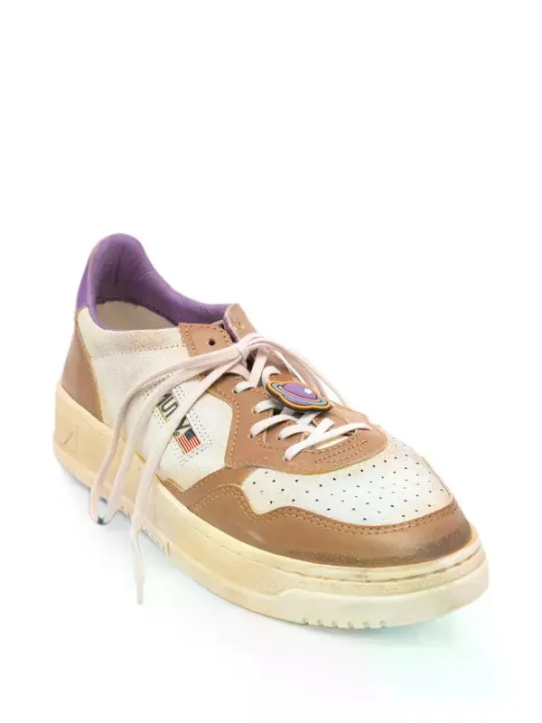 AUTRY Medalist Distressed Leather Sneakers