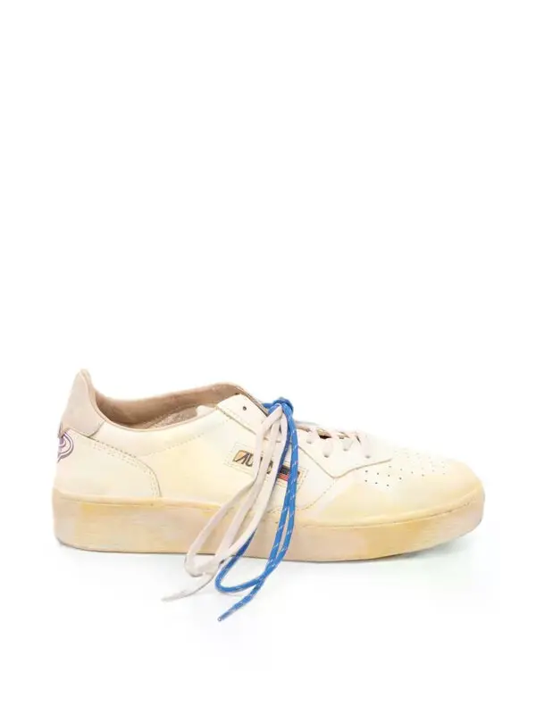 AUTRY Medalist Distressed Leather Sneakers - White