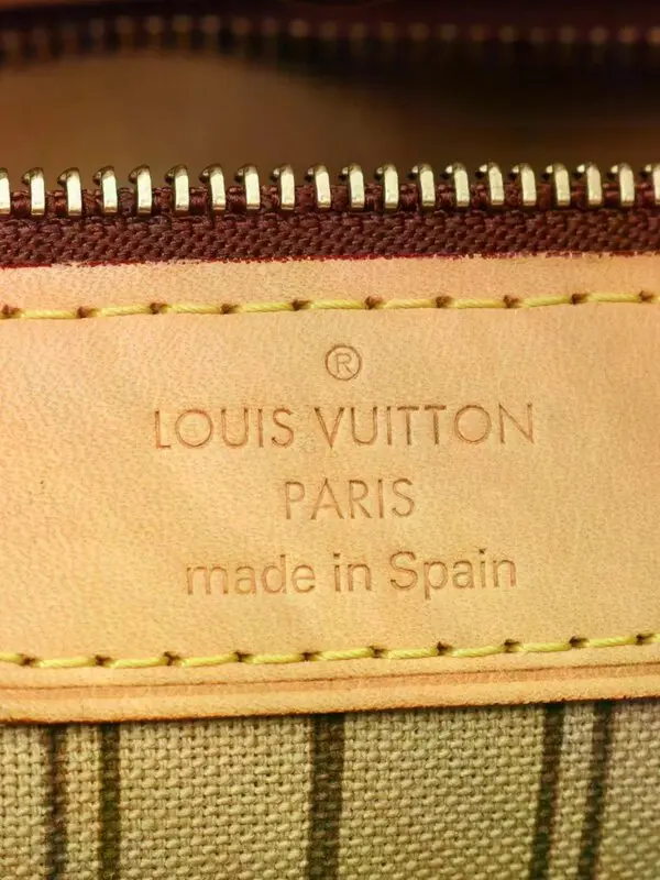 LOUIS VUITTON 2008 Monogram Neverfull Mm Tote Bag