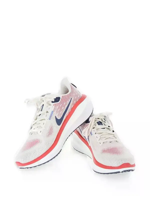 Nike Vomero 17 Running Sneakers