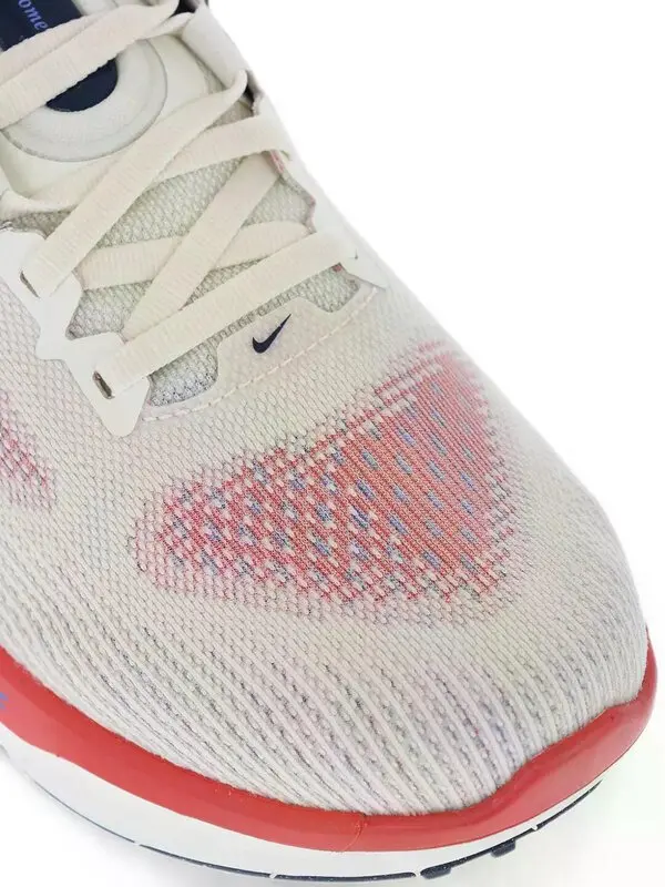 Nike Vomero 17 Running Sneakers