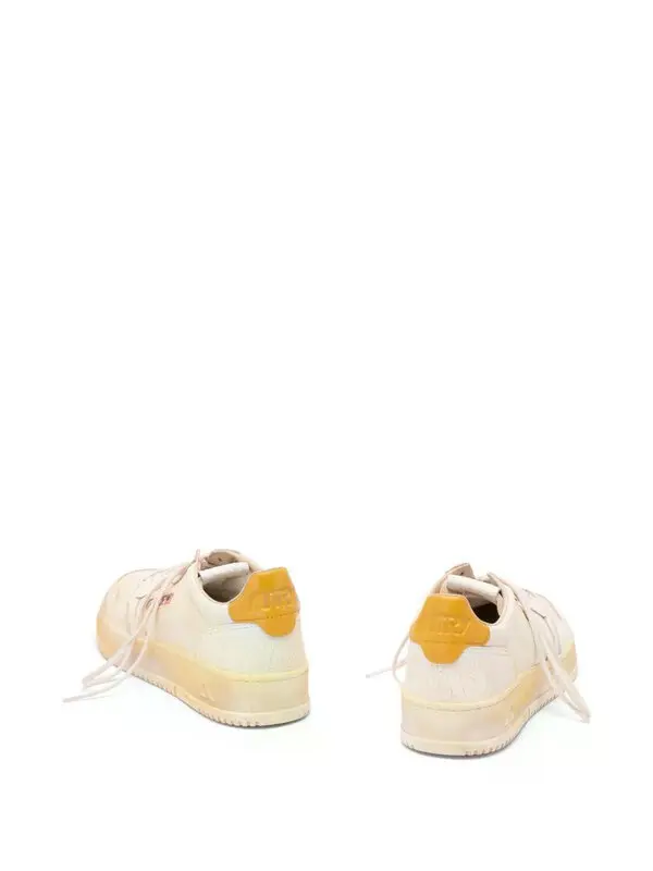 AUTRY Medalist Leather Sneakers - White