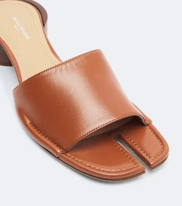 MAISON MARGIELA Leather Tabi Mules - Brown