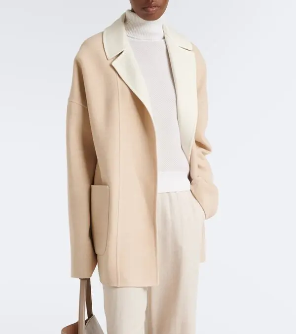 Eleventy Cashmere Turtleneck Sweater