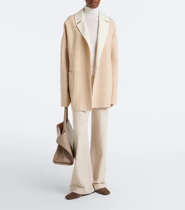Eleventy Cashmere Turtleneck Sweater