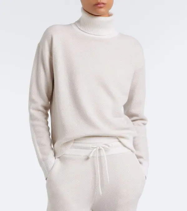 Eleventy 100% Cashmere Turtleneck Sweater