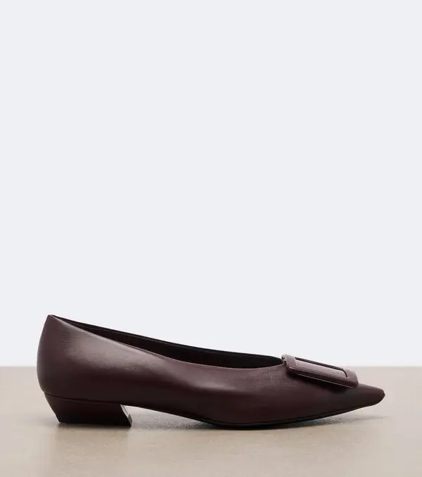 ROGER VIVIER Viv" In The City Pointed Toe Ballet Flats In Leather - Burgundy