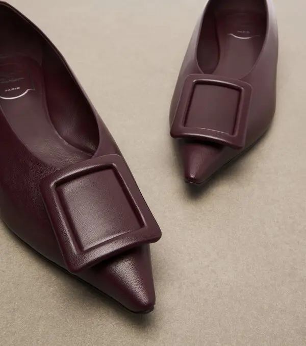 ROGER VIVIER Viv" In The City Pointed Toe Ballet Flats In Leather - Burgundy