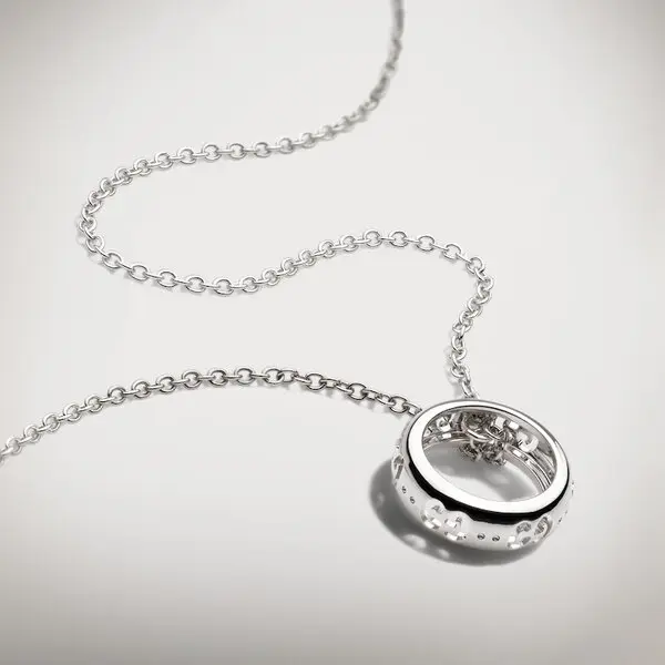 Gucci 18k Gg Pendant Necklace