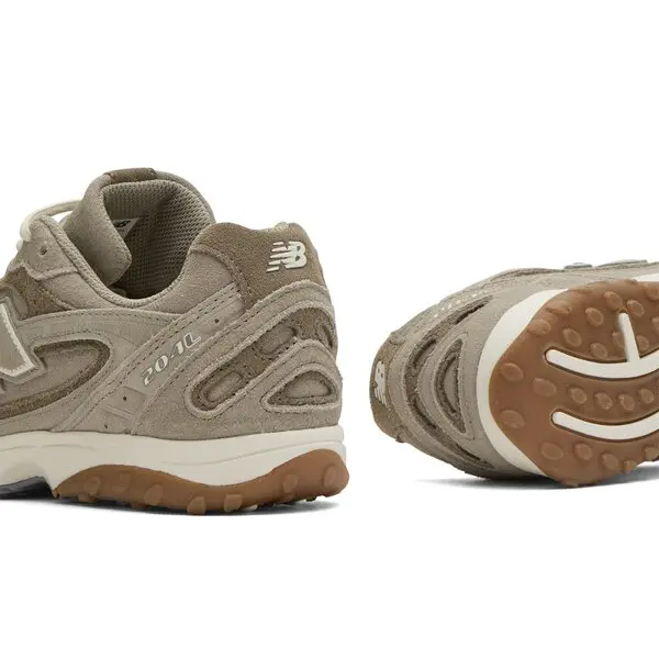 NEW BALANCE 204l Low Top Sneakers