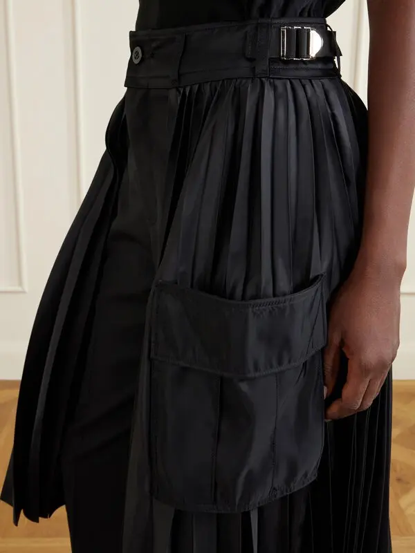 Sacai Pleated Wide-leg Twill Shorts