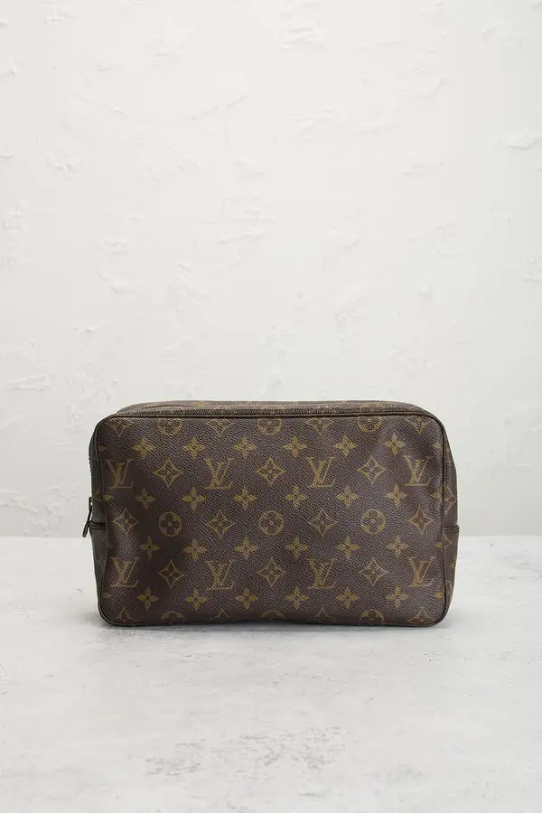 LOUIS VUITTON Trousse Toilette 28 Monogram Pouch - Brown