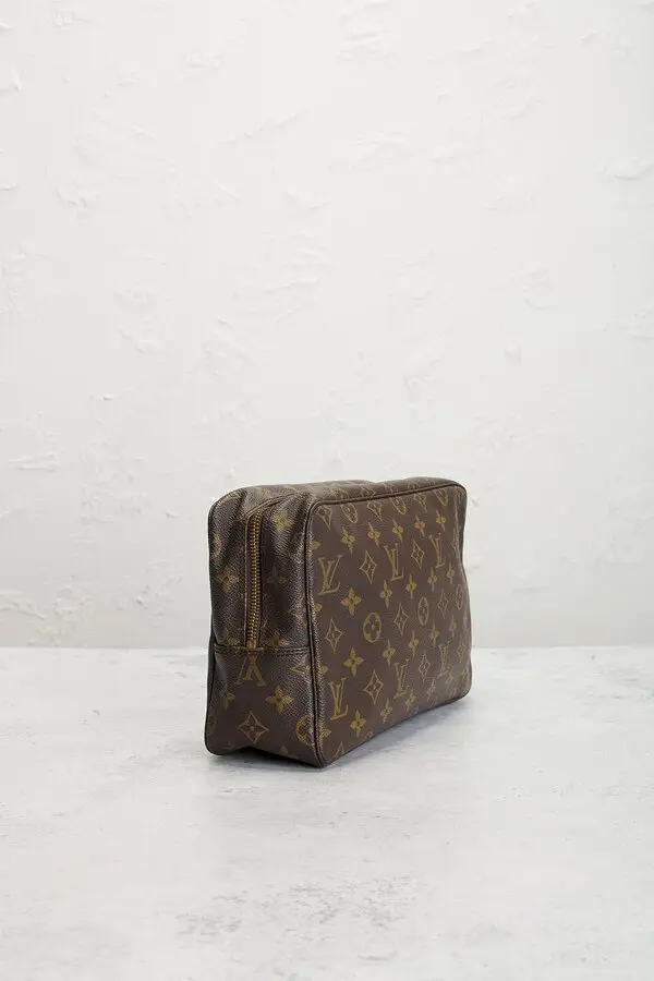 LOUIS VUITTON Trousse Toilette 28 Monogram Pouch - Brown