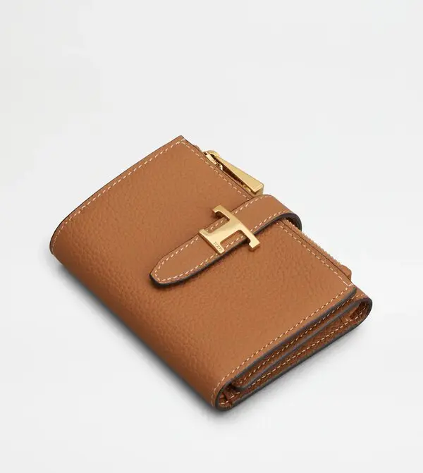 TOD'S T Timeless Zip Wallet