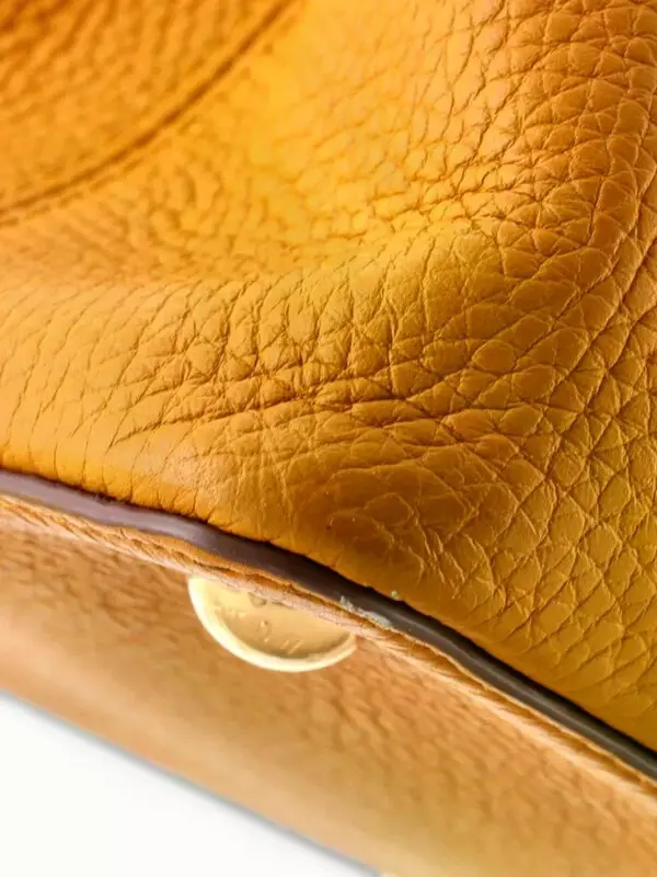 LOUIS VUITTON Capucines Satchel Bag Mm - Yellow