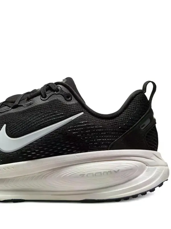 Nike Vomero 18 Lace-up Sneakers - Black