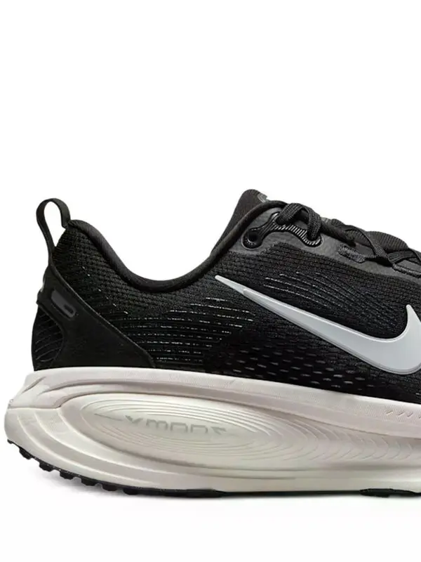 Nike Vomero 18 Lace-up Sneakers - Black