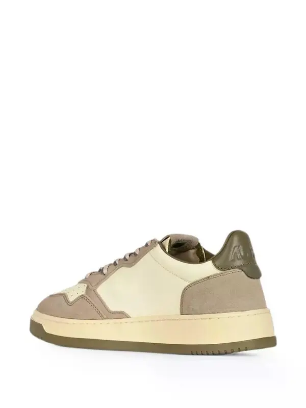 AUTRY Medalist Perforated Panel Sneakers - Neutrals