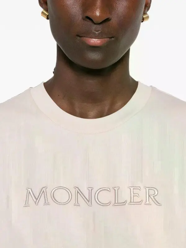 Moncler Embroidered Logo T-shirt - Neutrals