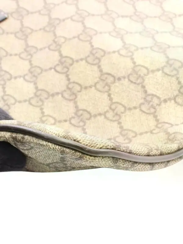 Gucci Gg Supreme Monogram Crossbody Bag