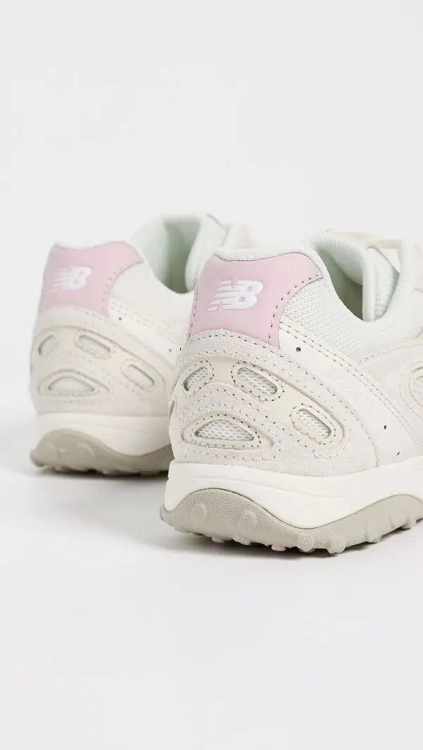 NEW BALANCE 204l Lifestyle Sneakers